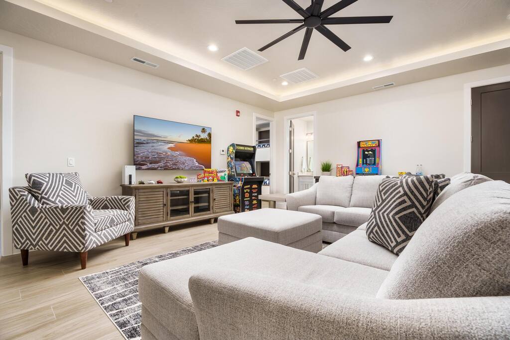 The Honu House | Coastal-Inspired Luxury Retreat in Southern Utah ...