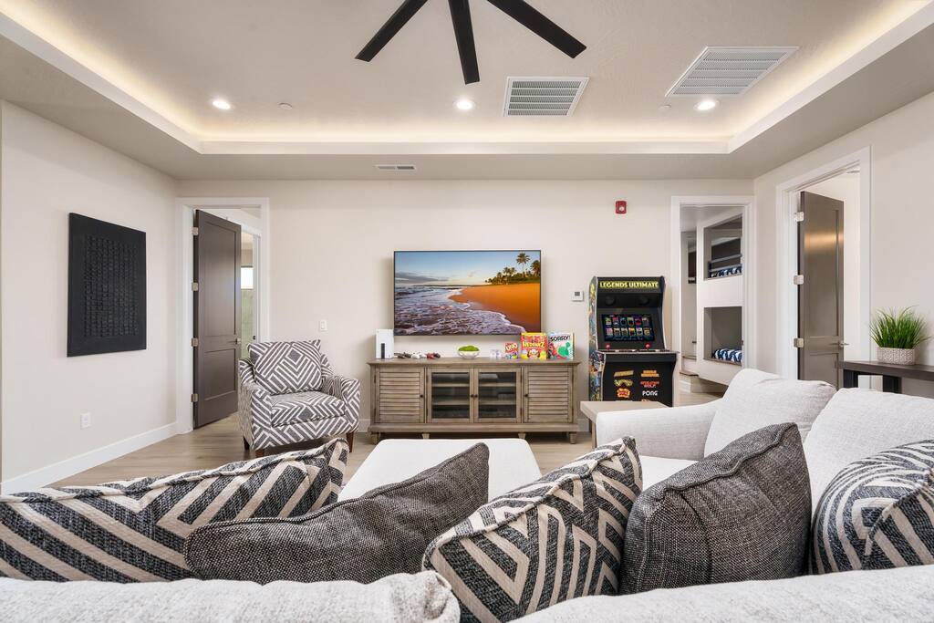 The Honu House | Coastal-Inspired Luxury Retreat in Southern Utah ...